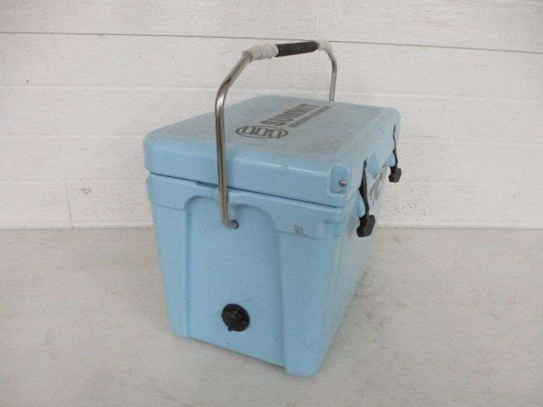 RTIC 20 Qt. Cooler - Looks New - Oberman Auctions