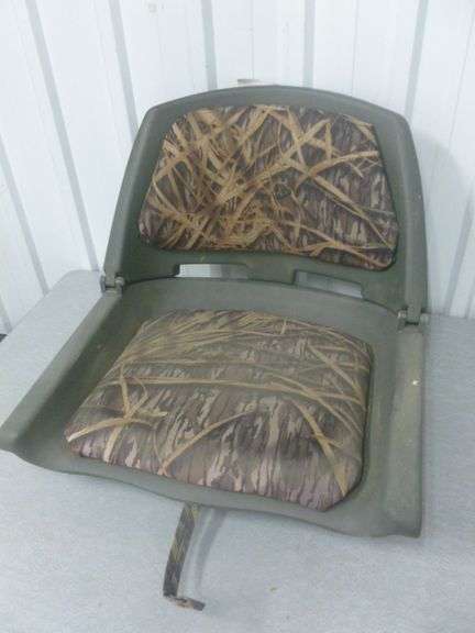 Molded Poly Resin With Padded Seat & Back Duck Boat Seat - Oberman Auctions
