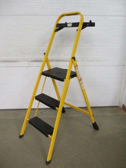 Skinny Mini 3 Ft. Painting Ladder - Oberman Auctions