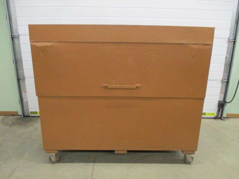 Steel Gang Box On Wheels - Oberman Auctions