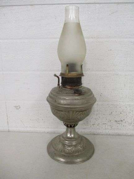 The Rival Nickel Plate Kerosene Oil Lamp - Oberman Auctions