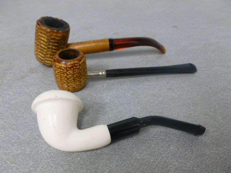 (3) Collector Smoking Pipes - Oberman Auctions