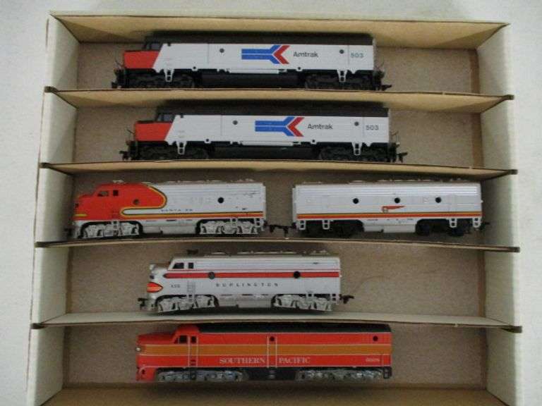 HO (2) Amtrak FP45, Santa Fe F7A & F7B (Non Powered), CB & Q F7A, SP PA ...