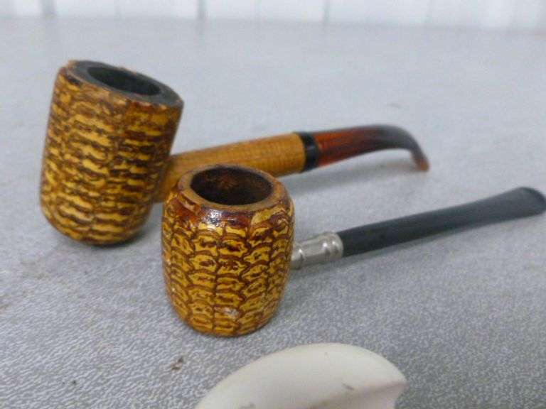 (3) Collector Smoking Pipes - Oberman Auctions
