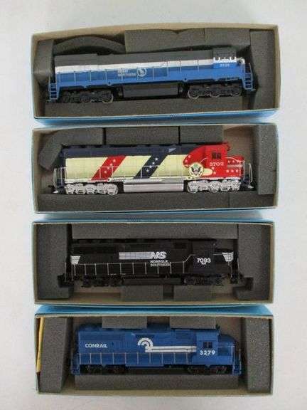 HO Athearn Great Northern U33C, Norfolk Southern GP50, Santa Fe SD45 ...