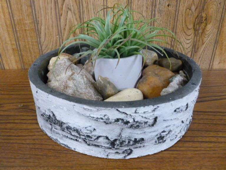 Nice Stone Themed Table Centerpiece - 11" Diameter - Oberman Auctions