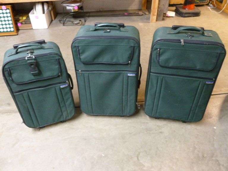 Nice North Crest (3) Piece Green Luggage Set - Oberman Auctions