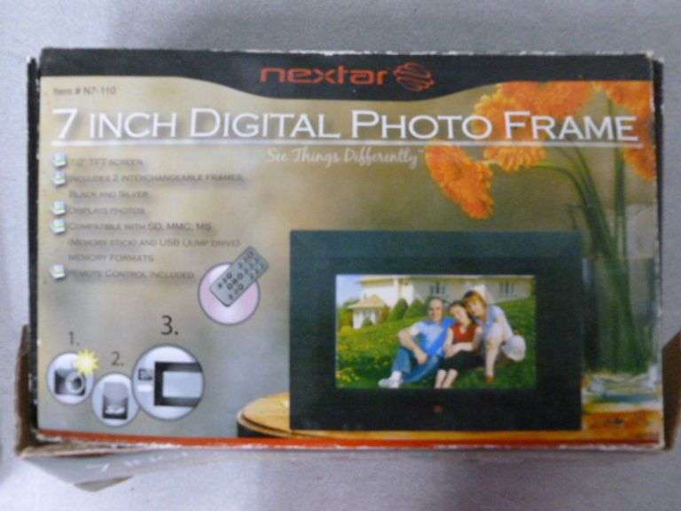 Nextar - 7" Digital Photo Frame No. N7-110 - Oberman Auctions