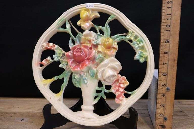 Vintage Chalkware Flower Vase Wall Hanger - Pacific Auctions And Appraisals