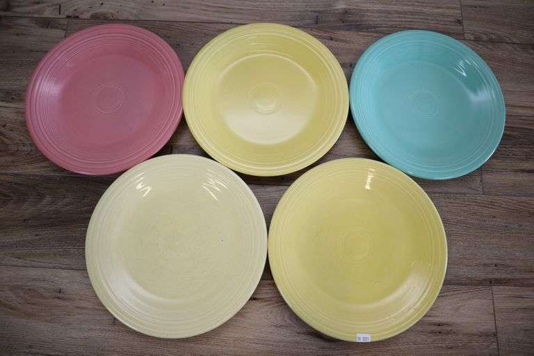 Five Fiesta 10.5 Inch Dinner Plates - Pacific Auctions And Appraisals