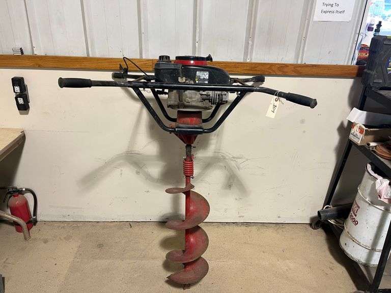 Centura Tecumseh 3.8 HP 2 Man Auger. - Elsenpeter Auctions & Real ...