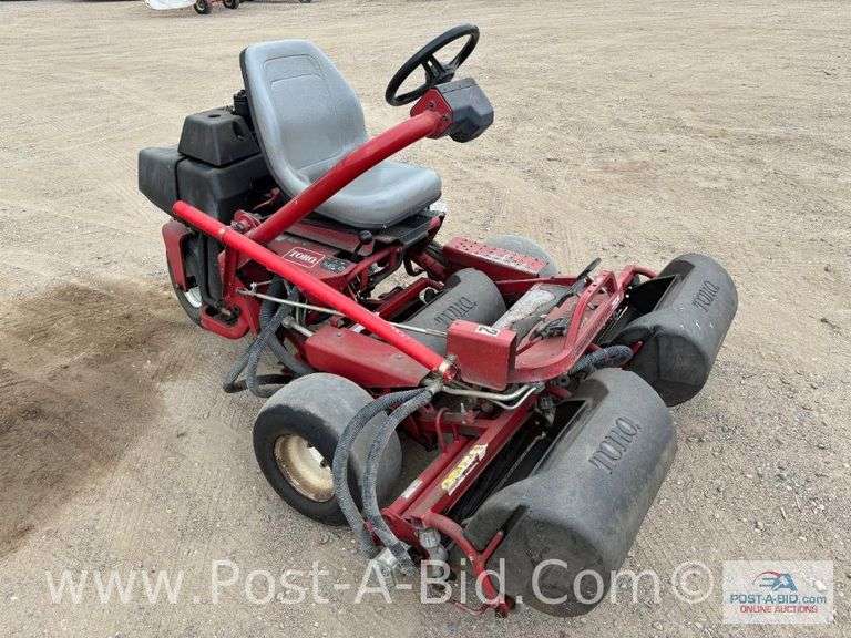 Toro 3100 Green/Tee Mower, Has Baskets, Owner Stated, "Runs And Drives ...