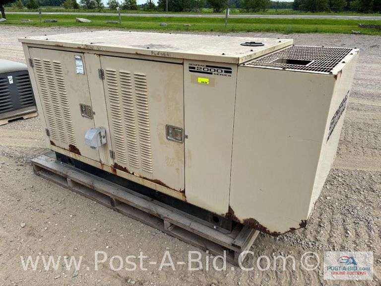 Generac 200 Series 35 Kw 120/208 3 Phase Model: 98A04124-8, Serial ...