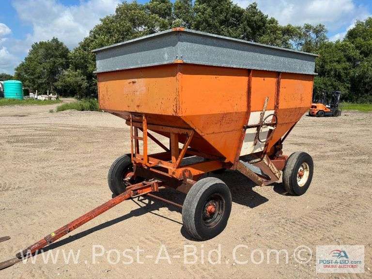 Bradford Model 165 Gravity Box With 18 Bushel Extension Approximately ...