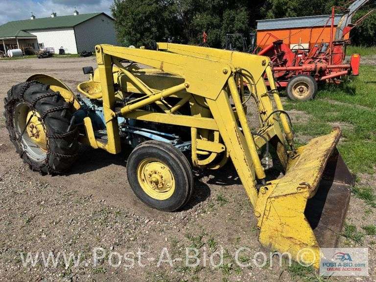 800 Ford Tractor, With Full Hydraulic Loader, Owner Stated, "Turns Over ...