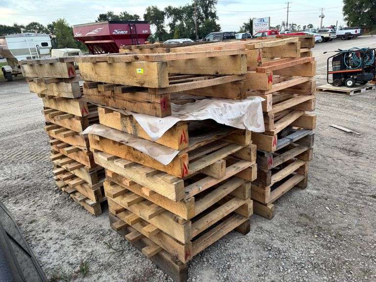 5 Stacks Of Small Pallets, Approx. 32" x 40". - Elsenpeter Auctions ...