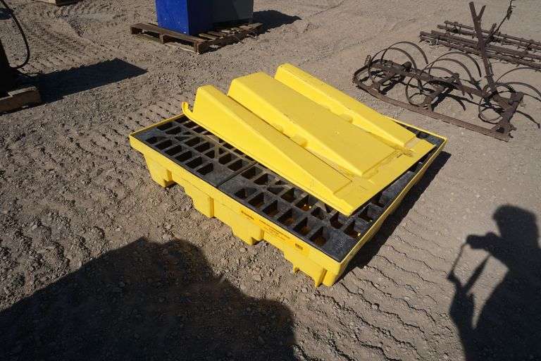 Uline 4'x4' Oil Platform Drain With Ramp, Owner Stated, "New ...