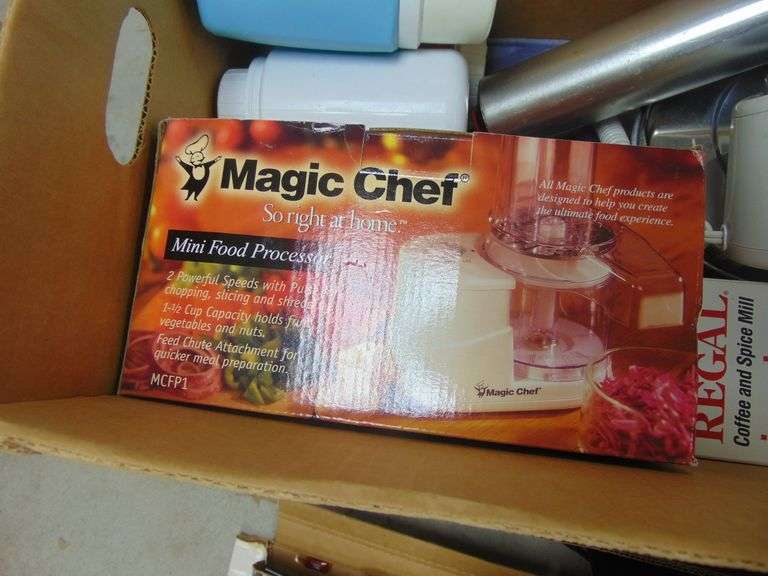 Thermoses (Night Rider, Rambo, TMNT), Magic Chef chopper, Boy Scouts ...