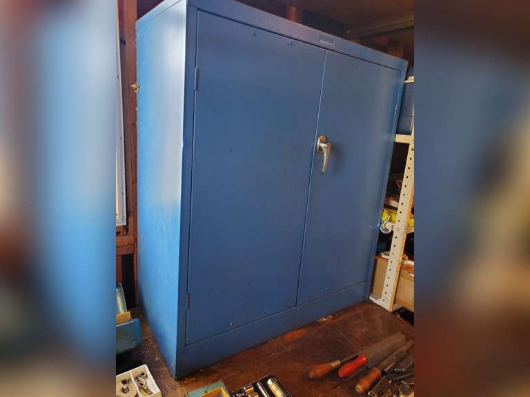 Blue Metal Storage Cabinet with Contents, Sanding Pads & More - Parrott ...