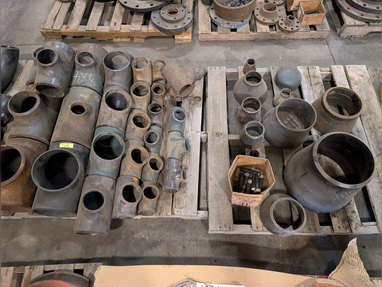 2 Pallets of Various Fittings - Pipe T's (Ranging from 2" to 6") and ...