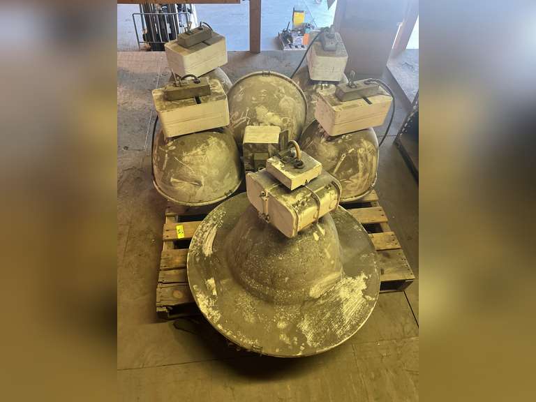 6 large halogen lights - Parrott Marketing Group