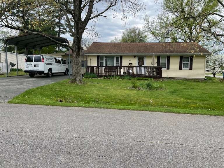 201 E. Florence Avenvue, Olney, IL - Parrott Marketing Group