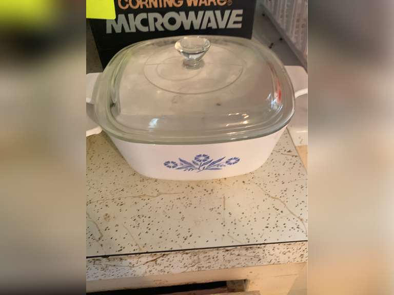 3 pieces of corning ware with blue flower design and two lids - Parrott ...