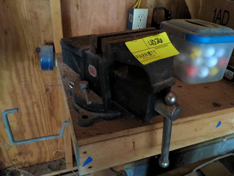 IIT mounted vise 6" - Parrott Marketing Group