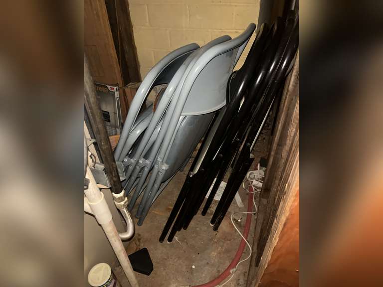 Contents of side room - Parrott Marketing Group