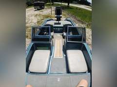 18ft 1988 Vision Boat with 1988 Vision Trailer - Parrott Marketing Group