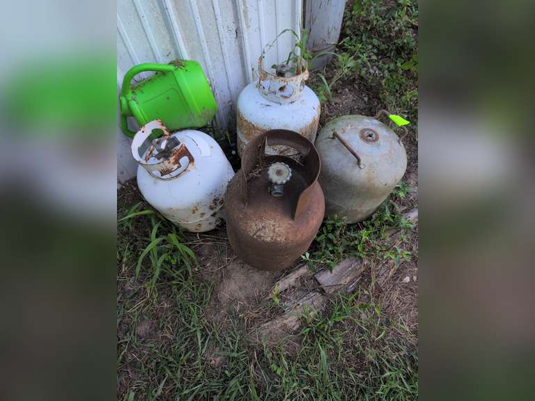 4 Old Style Propane Tanks - Parrott Marketing Group, LLC