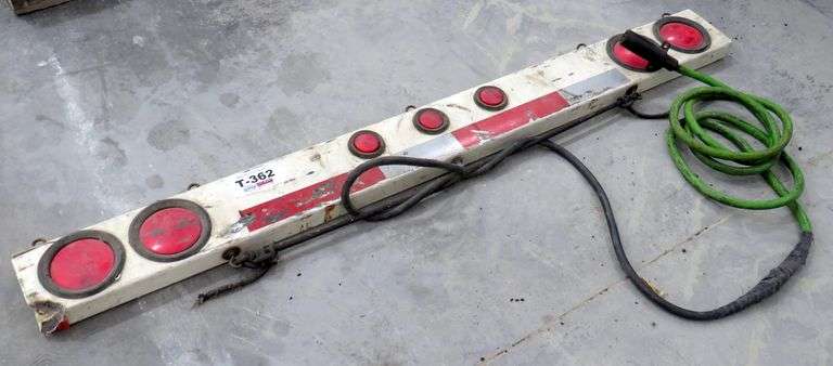 T-362 Oversize Load Truck/Trailer Light - Pickett Auction Service