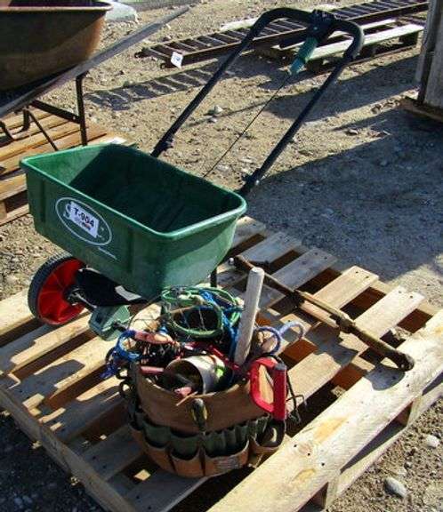 T-904 Scotts Seed Spreader & Tools - Pickett Auction Service
