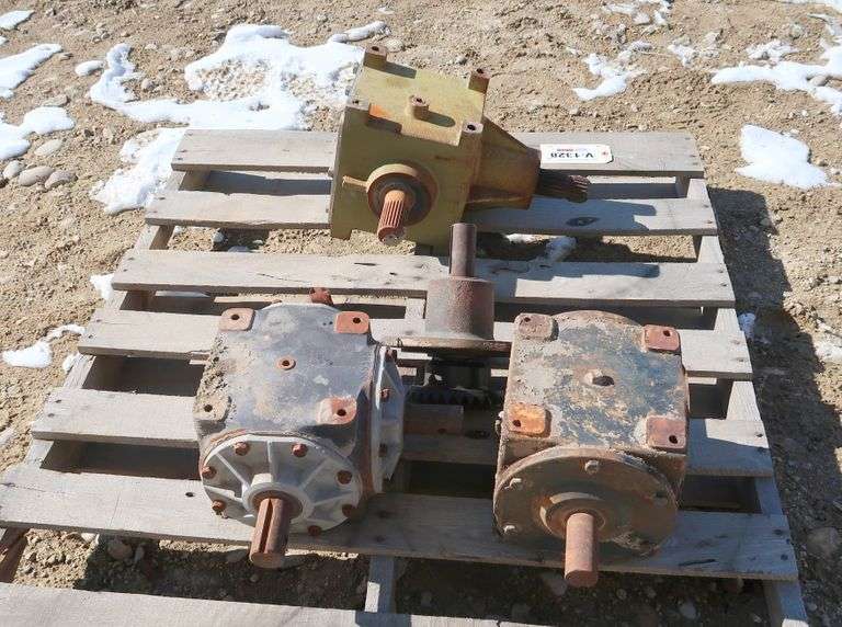 V-1328 3 Way Gear Boxes (3) - Pickett Auction Service