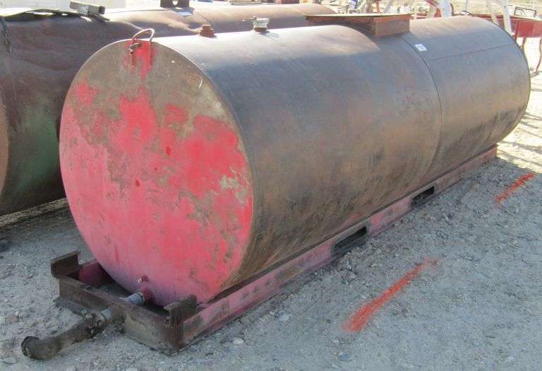 W-509 1000 Gallon Oil Tank - Pickett Auction Service