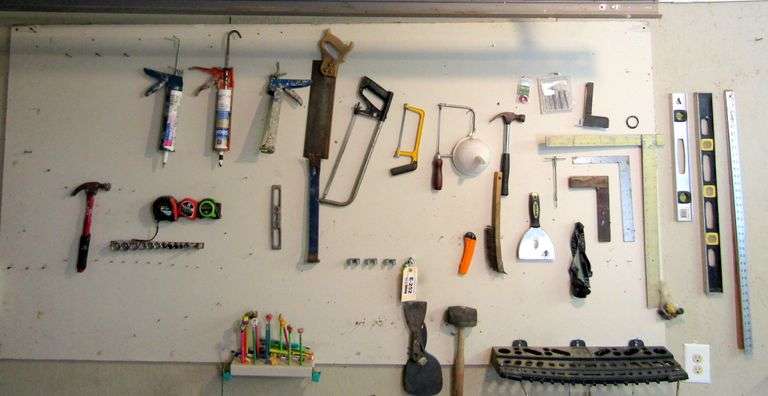 E-252 Shop Tools - Pickett Auction Service