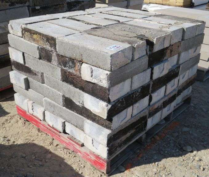 T-335 Masonry / Landscape Blocks (105) - Pickett Auction Service