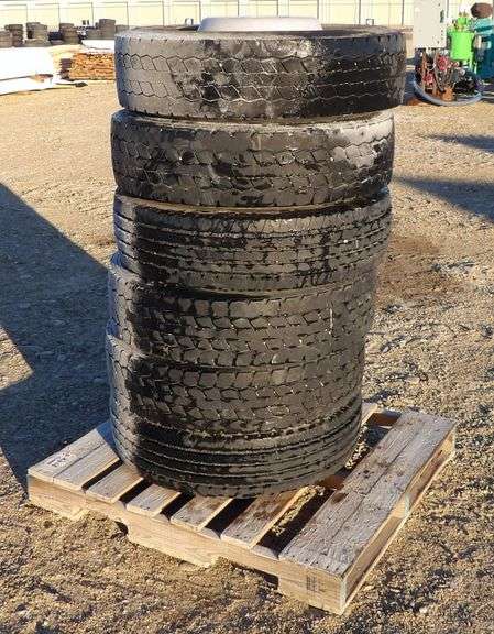 X-816 Ford Tires & Wheels (6) - Pickett Auction Service