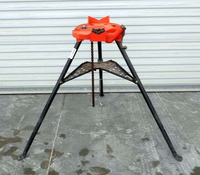 E-216 Ridgid Tri Stand - Pickett Auction Service