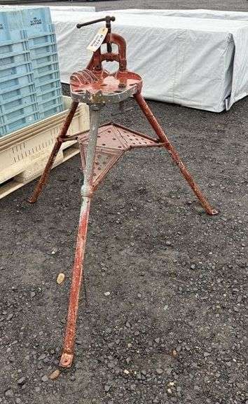 R-415 Ridgid Tri Stand Pipe Vise - Pickett Auction Service
