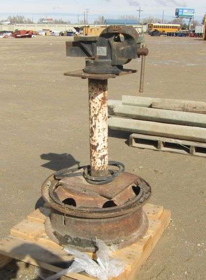 V-850 Shop Vise On Stand - Pickett Auction Service