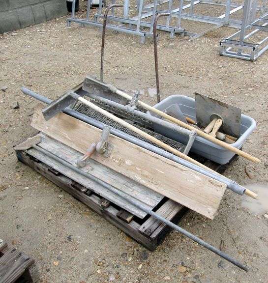 V-326 Concrete Tools - Pickett Auction Service