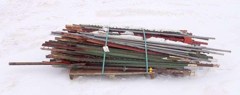 V-578 T-Posts + Fiberglass Posts - Pickett Auction Service