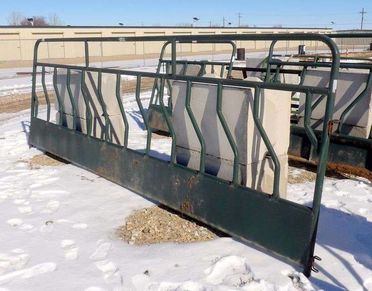 V-518 Behlen Country Feeder Panel - Pickett Auction Service