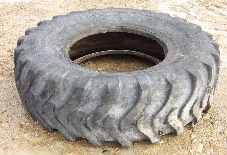 V-682 Backhoe Tractor Tire - Pickett Auction Service