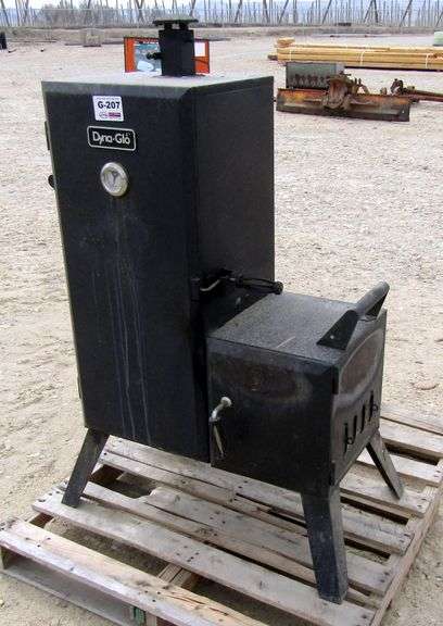 G-207 Dyna-Glo Smoker - Pickett Auction Service