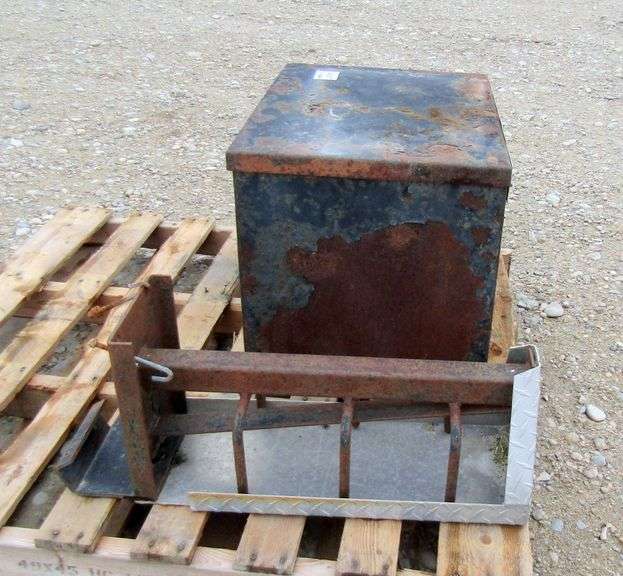 G-217 Chain Rack + Toolbox - Pickett Auction Service