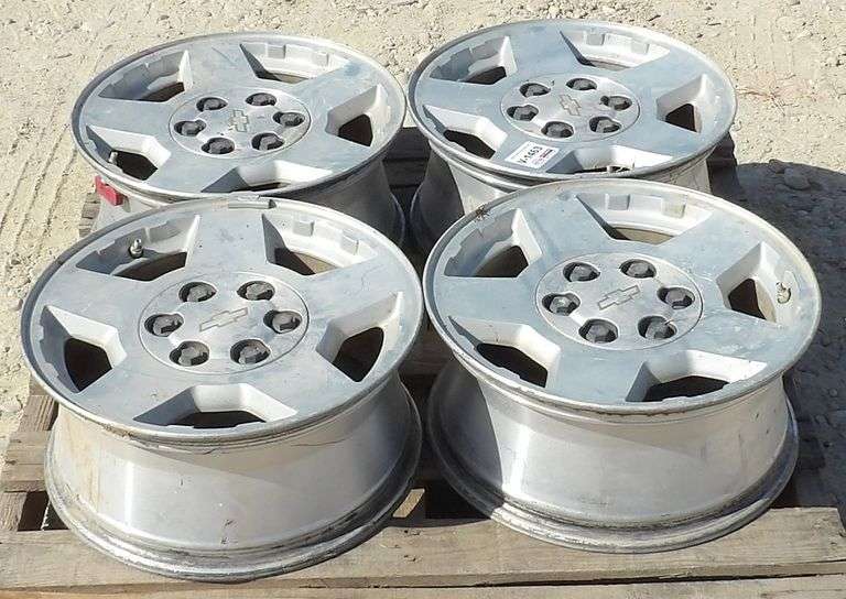 V-1463 Aluminum Chevy Rims - Pickett Auction Service