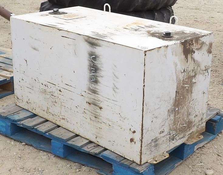 V-1495 Fuel Tank - Pickett Auction Service