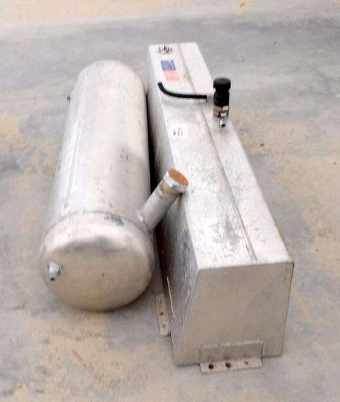 G-222 Fuel Tanks (2) - Pickett Auction Service